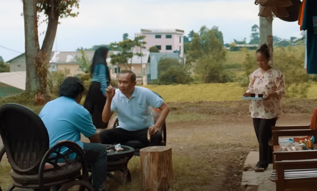 Review Film Setengah Hati: Drama ditengah tahun Politik 2024 yang Bikin ...